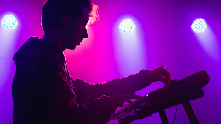 Qué Hacer Si Te Roban O Hacen Mal Uso De Tu Música - Sym Latino Blog